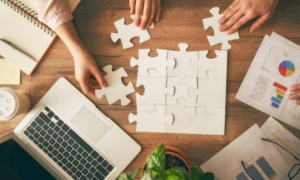 事業戦略で使えるフレームワーク活用方法9選！注意点も解説 | 株式会社koujitsu | 事業戦略・マーケティング戦略で企業の伴走支援