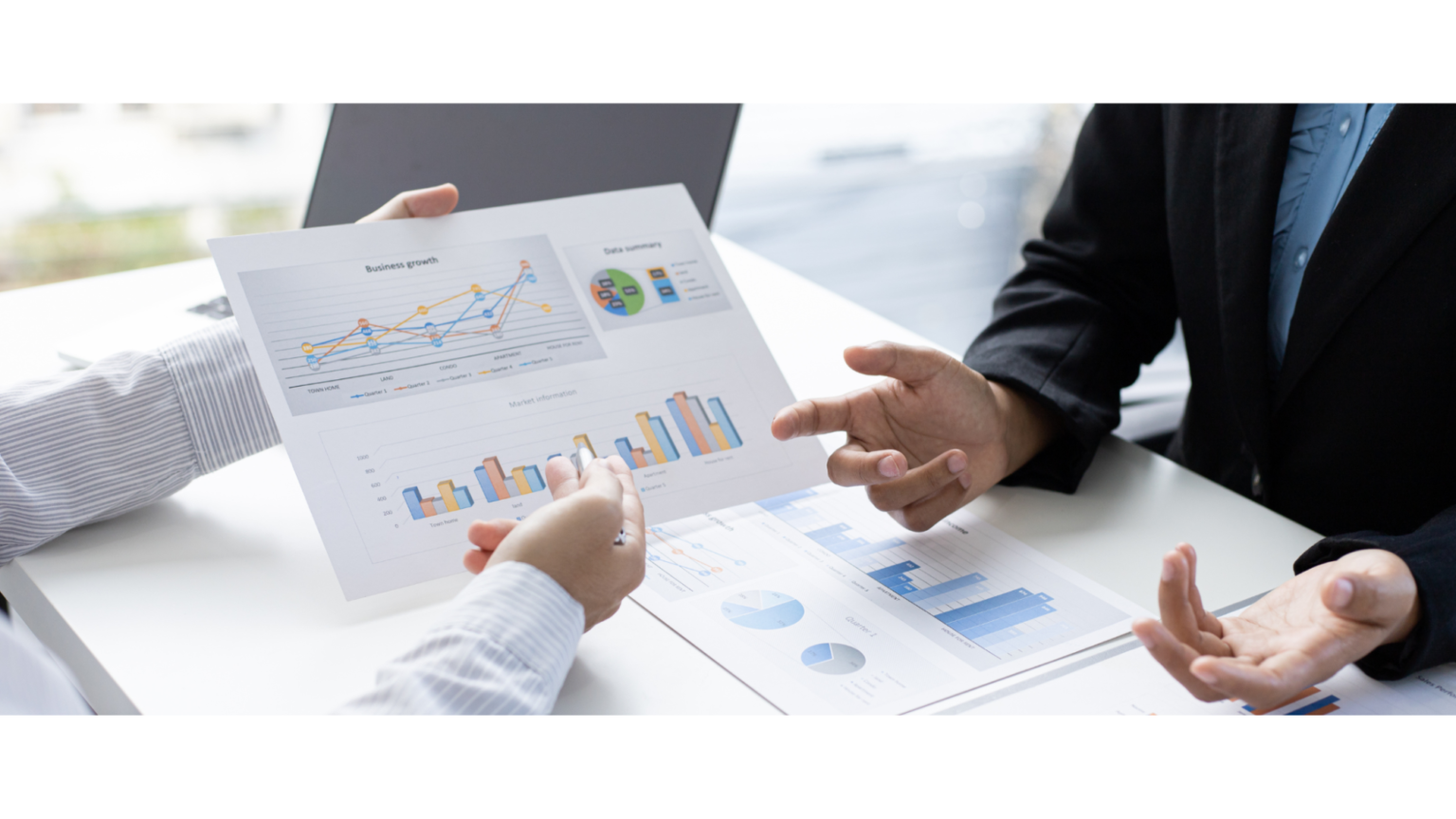 ビジネス戦略とは？効果的なフレームワークや手順について解説 | 株式会社koujitsu | 事業戦略・マーケティング戦略で企業の伴走支援